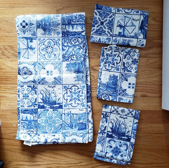 Portugal | Dining | Portugal 47in X 47in Tablecloth 3 Kitchen Towels ...